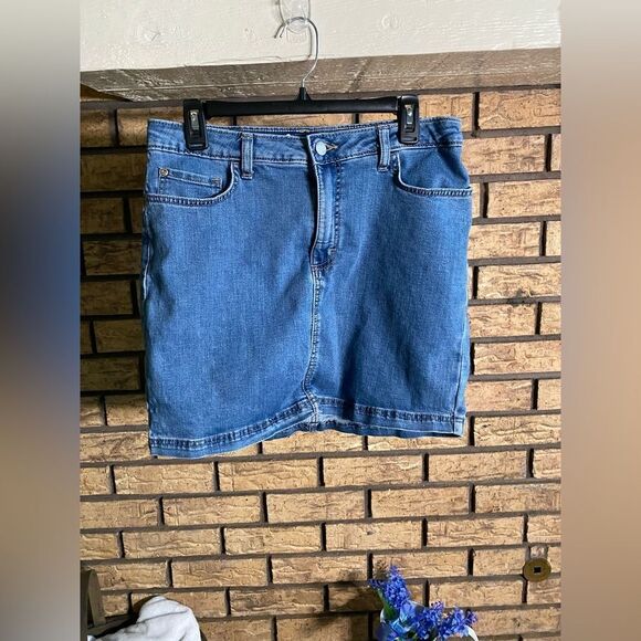 Lee | Skirts | Leedenimskort | Poshmark